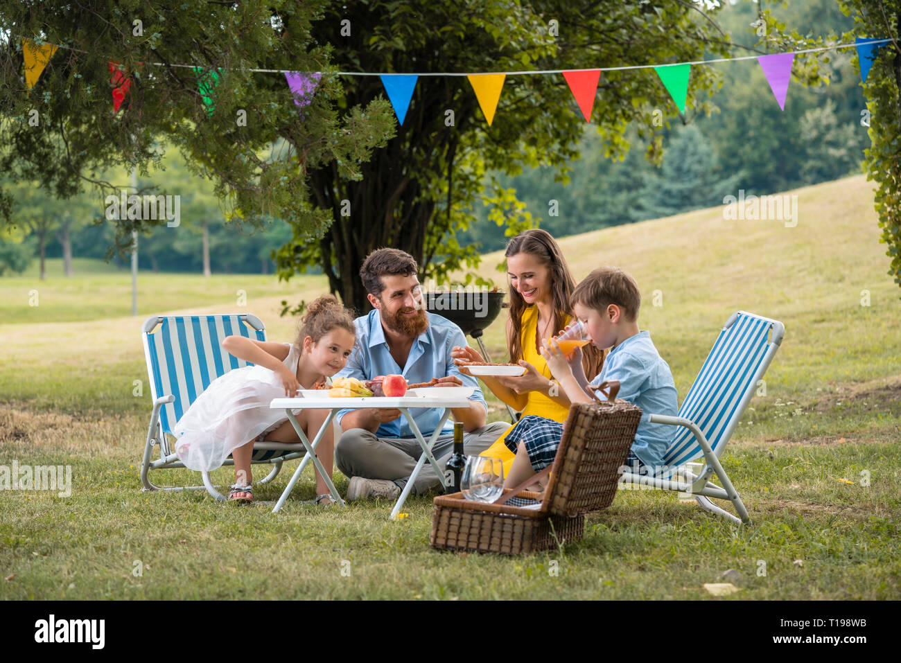 Parents talking with children hi-res stock photography and images - Alamy