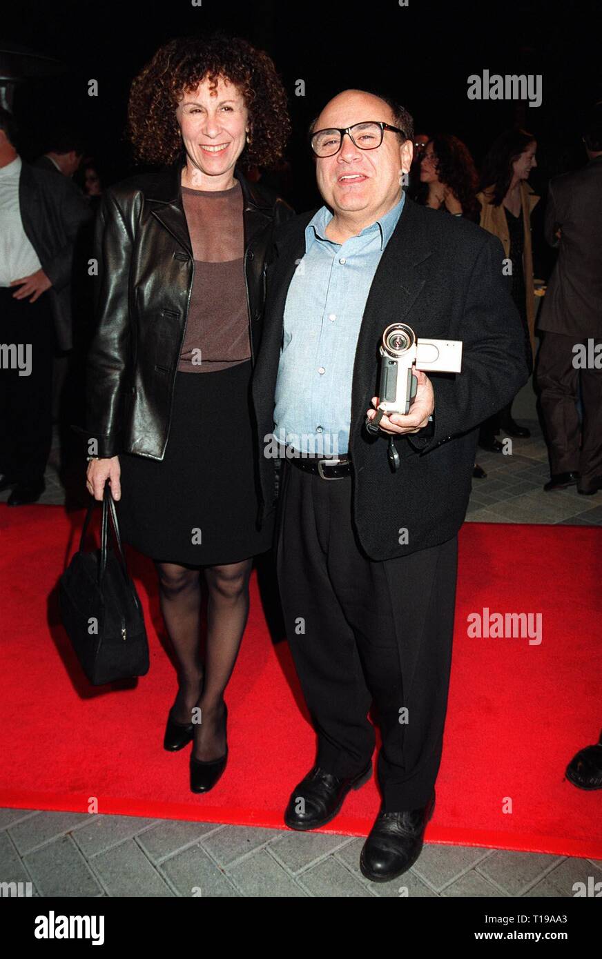 LOS ANGELES, CA. November 19, 1997: Actor DANNY DEVITO & actress wife ...