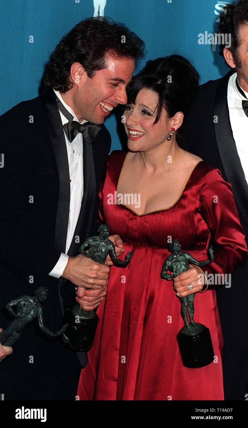 Julia louis dreyfus seinfeld hi-res stock photography and images - Alamy