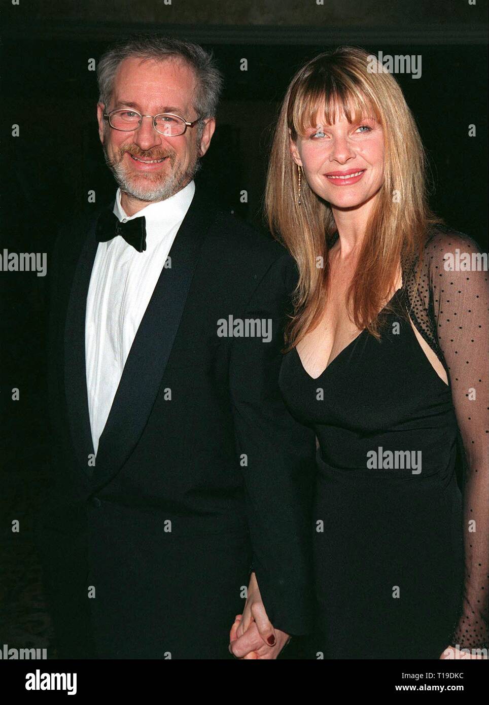 LOS ANGELES, CA - March 7, 1998: Director STEVEN SPIELBERG & actresss ...