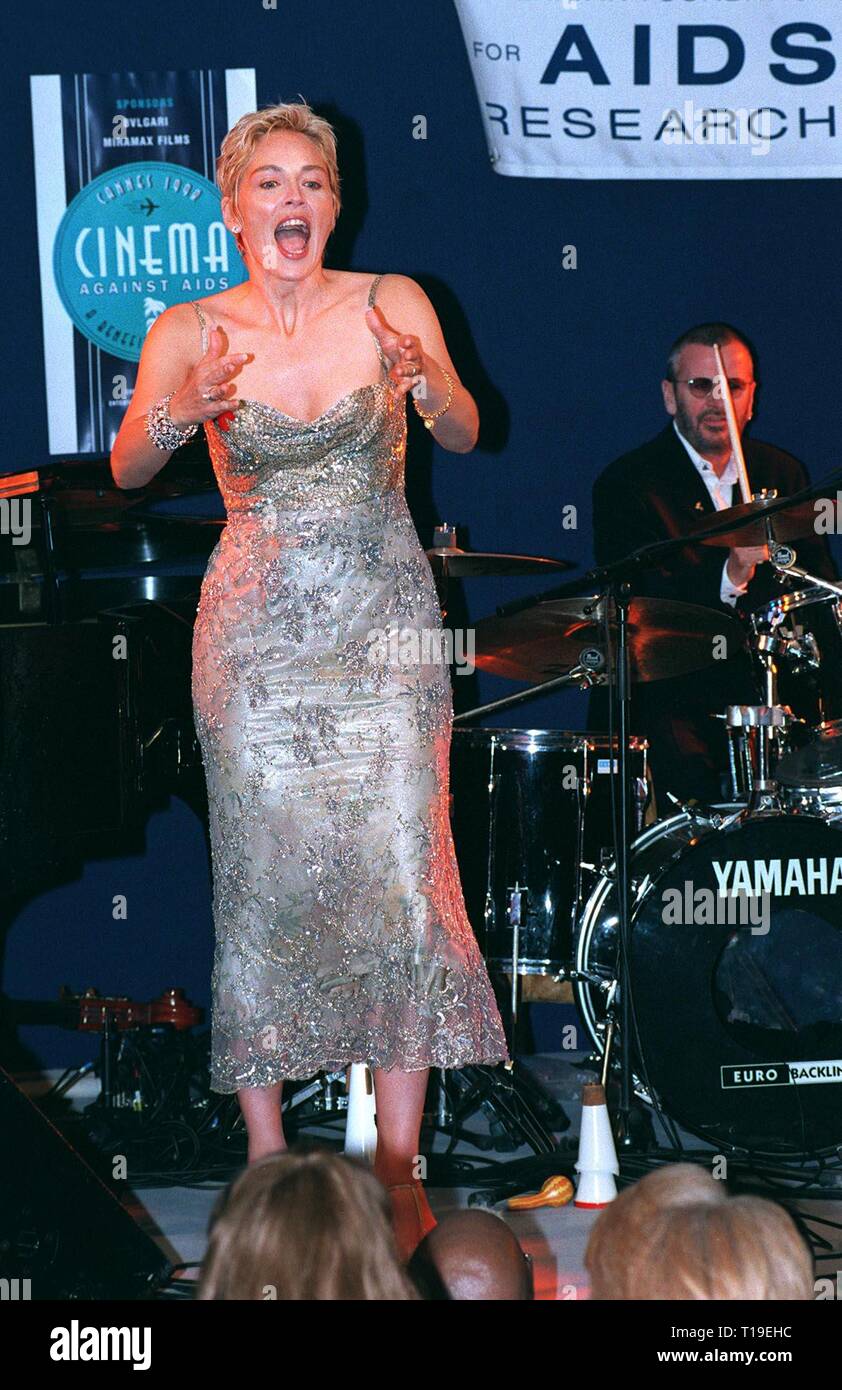 CANNES, FRANCE - May 21, 1998: Actress SHARON STONE & former Beatle ...