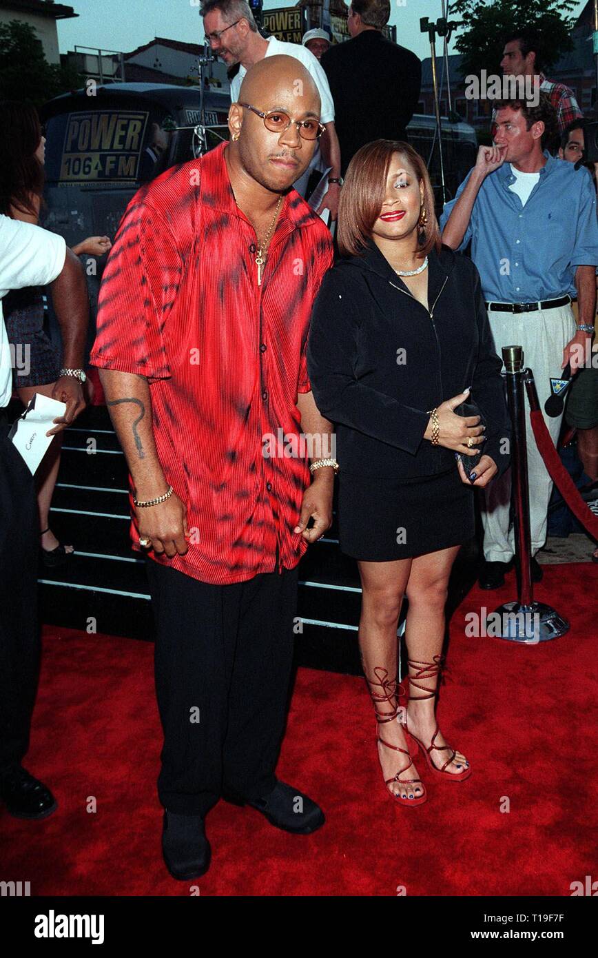 LOS ANGELES, CA - July 27, 1998: Rap star LL COOL J & wife at the world premiere, in Los Angeles ...