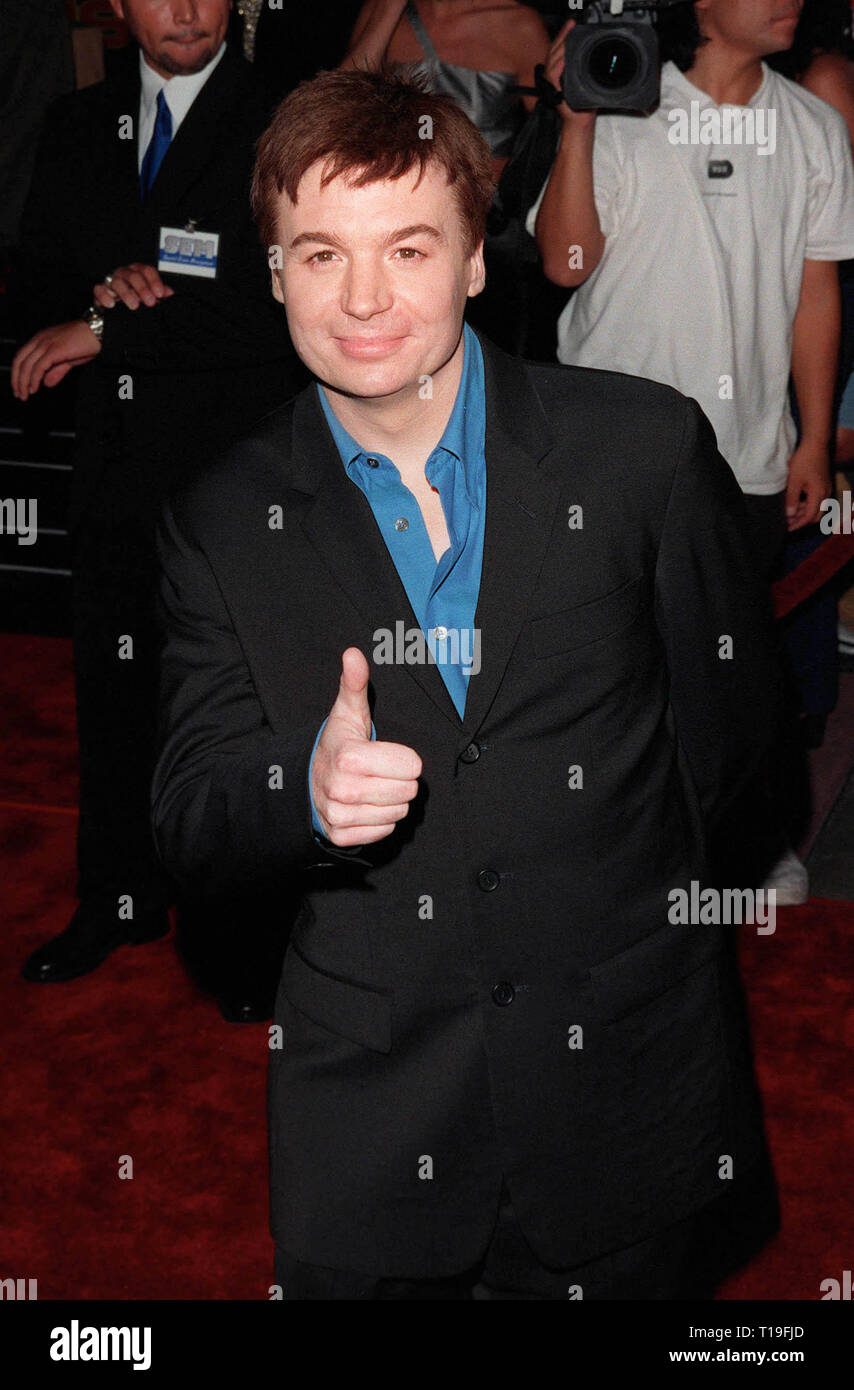 LOS ANGELES, CA - August 24, 1998: Actor MIKE MYERS at the world ...