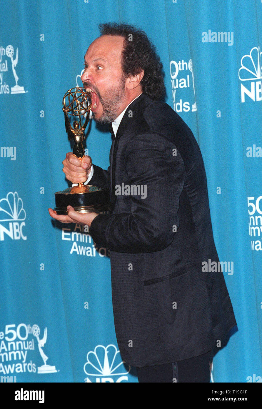 Oscars 1998 billy hi-res stock photography and images - Alamy