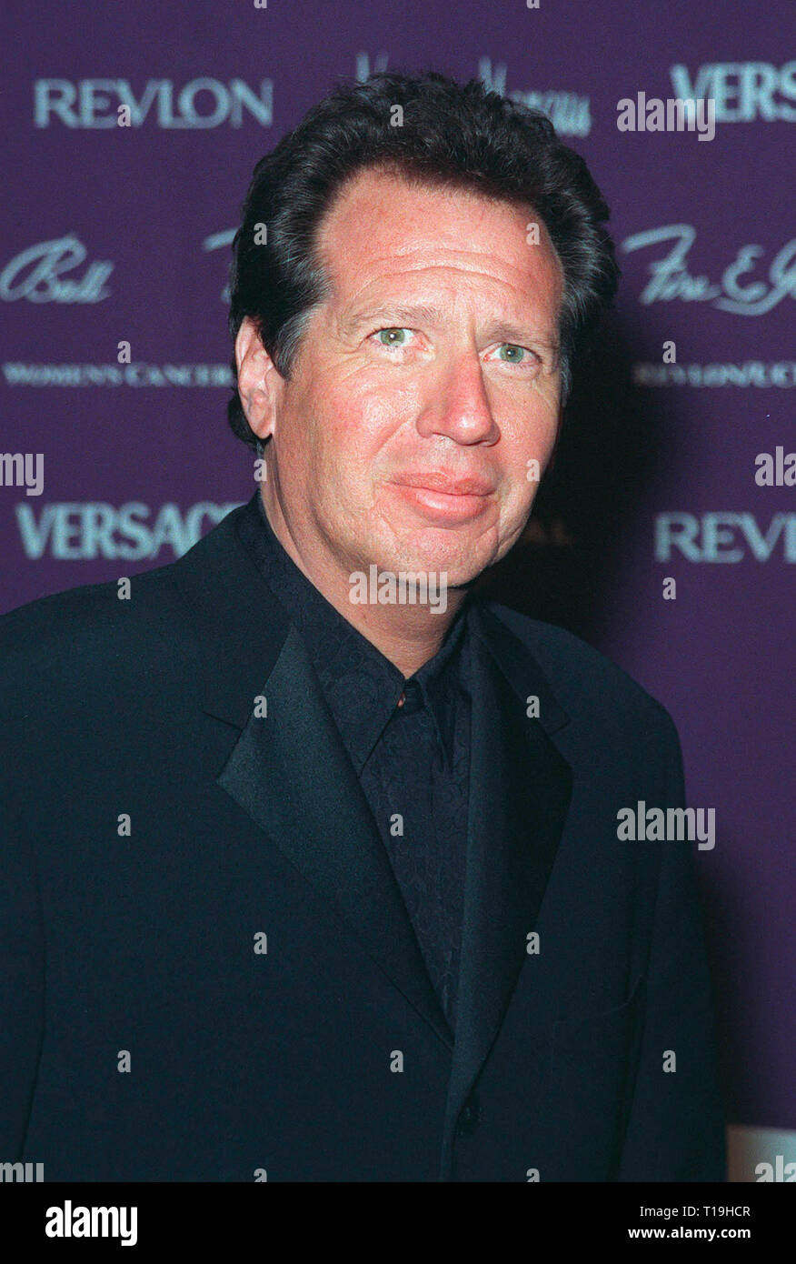 LOS ANGELES, CA - December 10, 1998: Actor GARY SHANDLING at the 9th ...