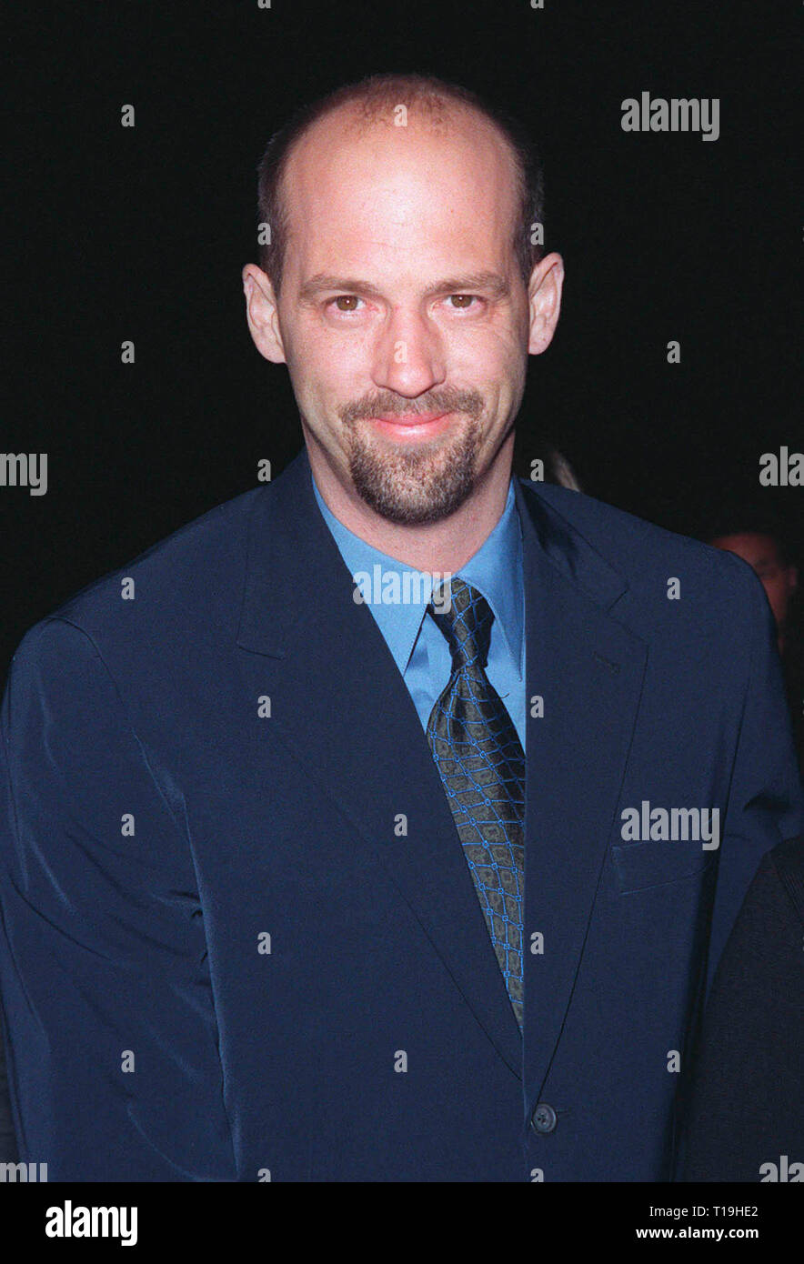 LOS ANGELES, CA - December 11, 1998: "ER" star ANTHONY EDWARDS at world ...