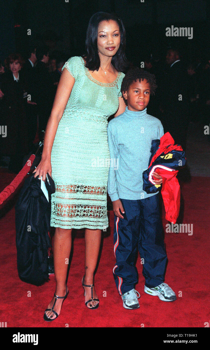 LOS ANGELES, CA - December 17, 1998: Actress GARCELLE BEAUVAIS & son ...