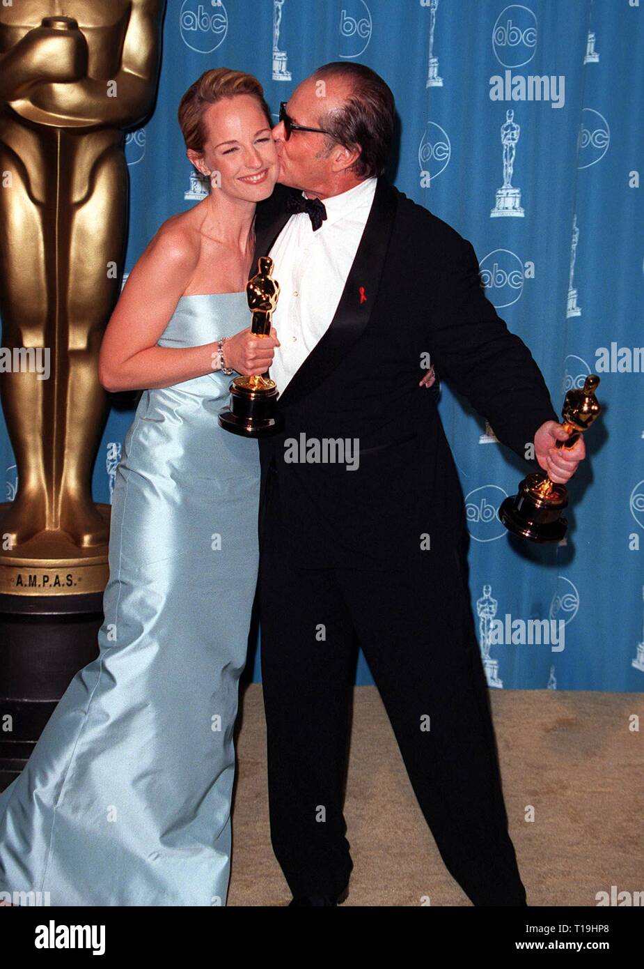 LOS ANGELES, CA - March 24, 1998: 23MAR98: HELEN HUNT & JACK NICHOLSON ...