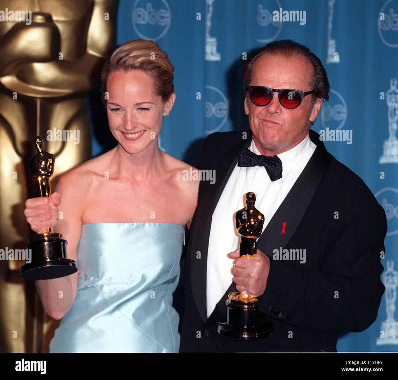 LOS ANGELES, CA - March 24, 1998: 23MAR98: HELEN HUNT & JACK NICHOLSON ...