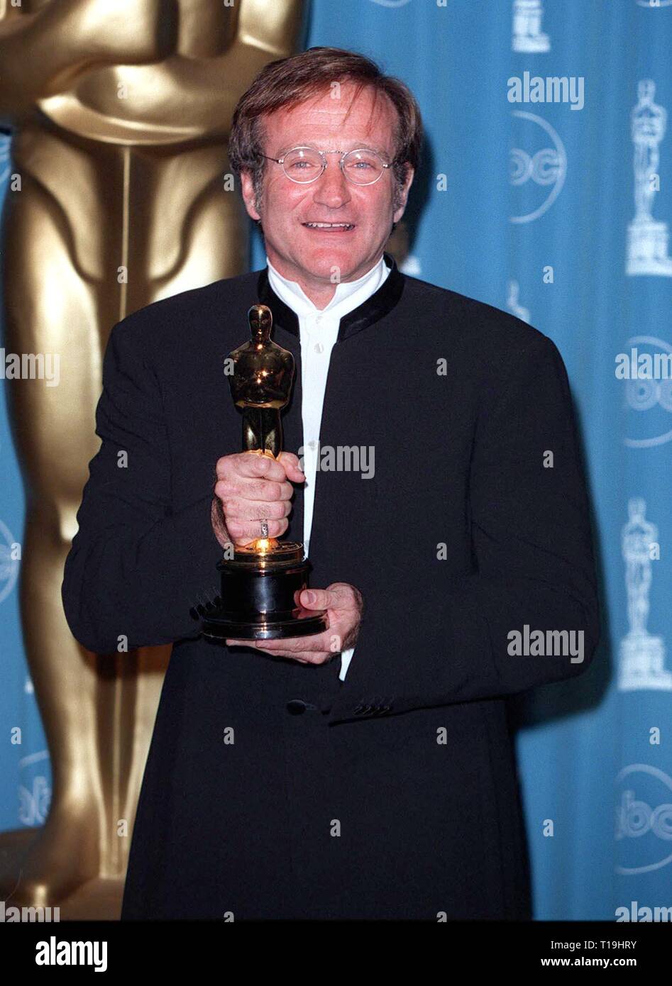 LOS ANGELES, CA - March 24, 1998: 23MAR98: Actor ROBIN WILLIAMS at the ...