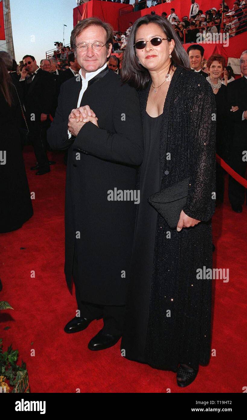 LOS ANGELES, CA - March 24, 1998: 23MAR98: Actor ROBIN WILLIAMS & wife ...