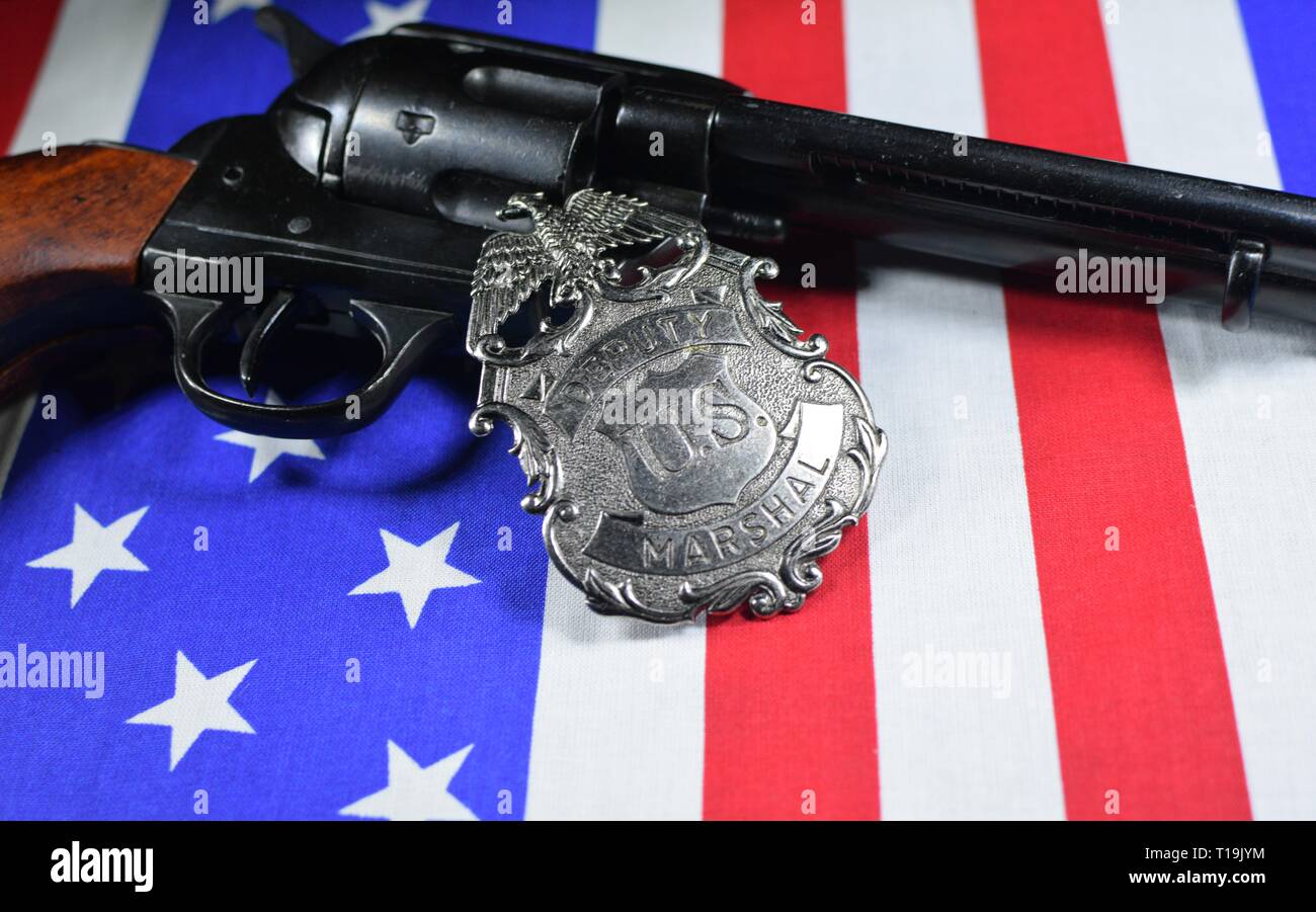 Sheriff cowboy gun badge hi-res stock photography and images - Alamy