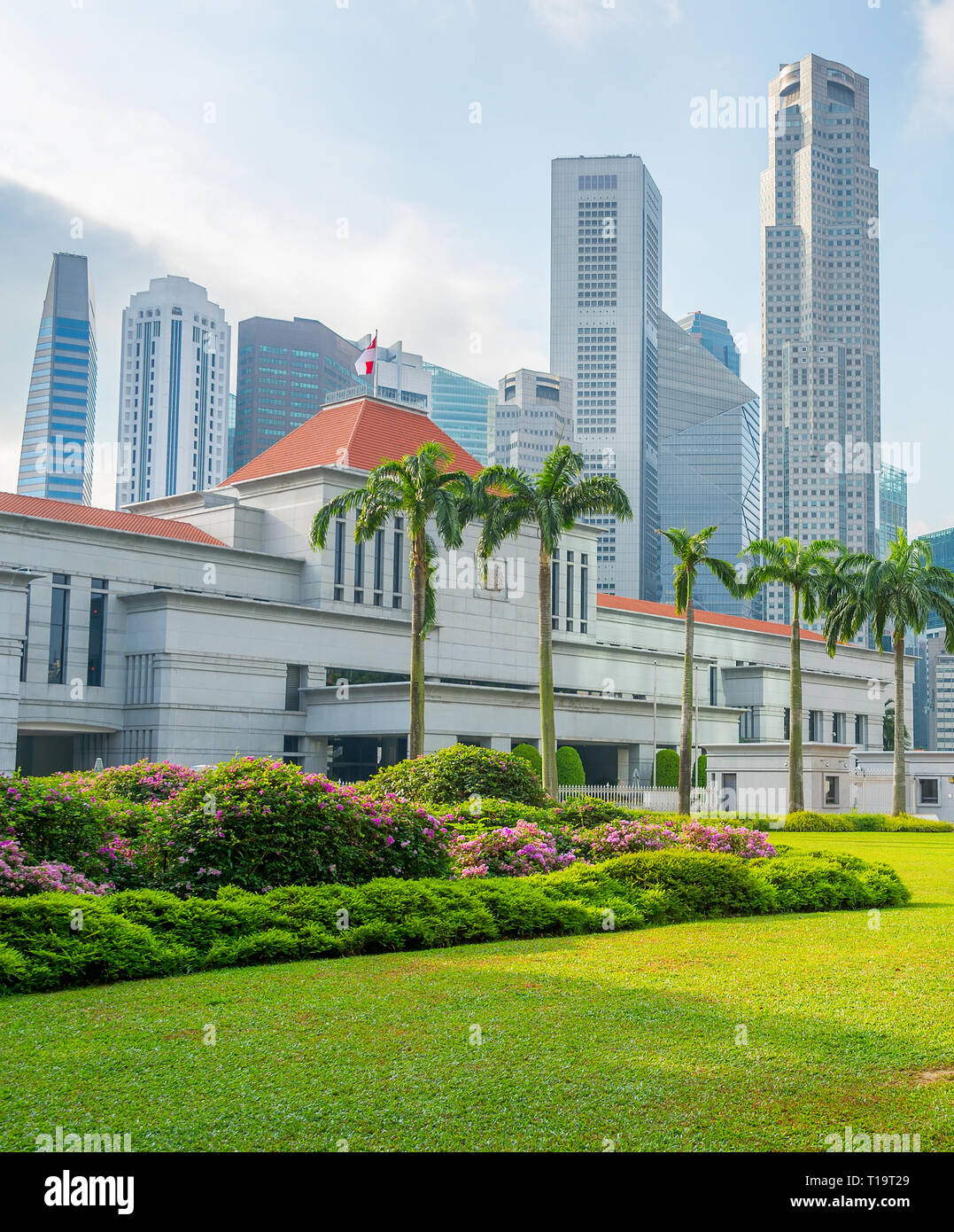 Singapore parliament in background hi-res stock photography and images ...