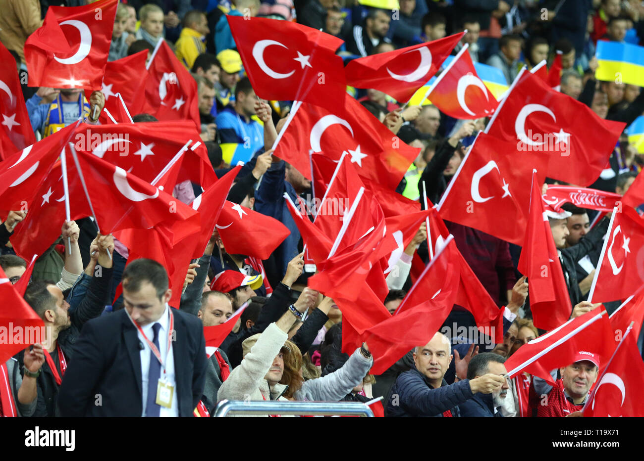 Sport football banner crowd supporters flags hi-res stock photography ...