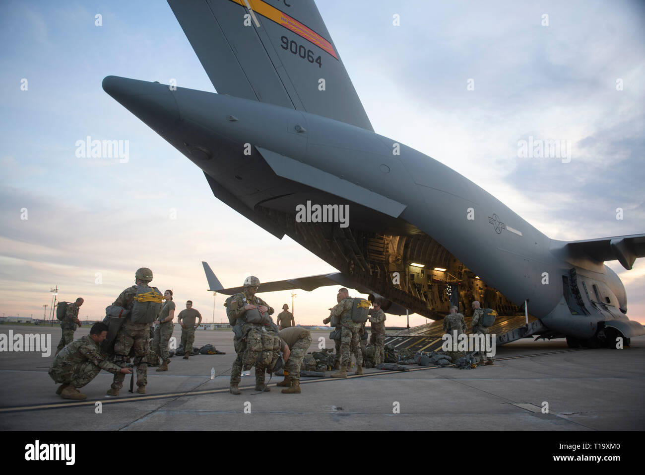 143rd airborne infantry regiment hi-res stock photography and images ...