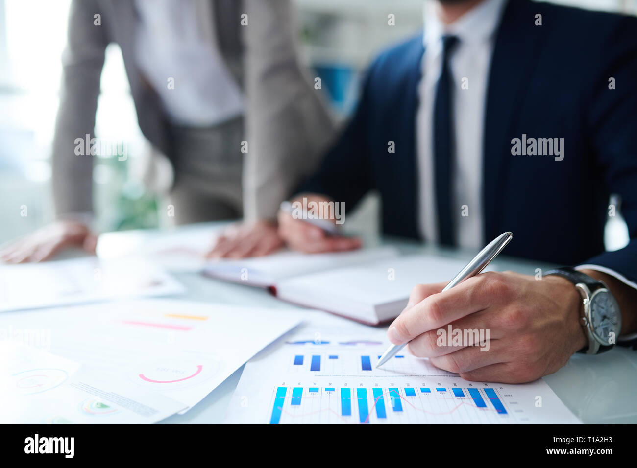 Blue chart hi-res stock photography and images - Alamy