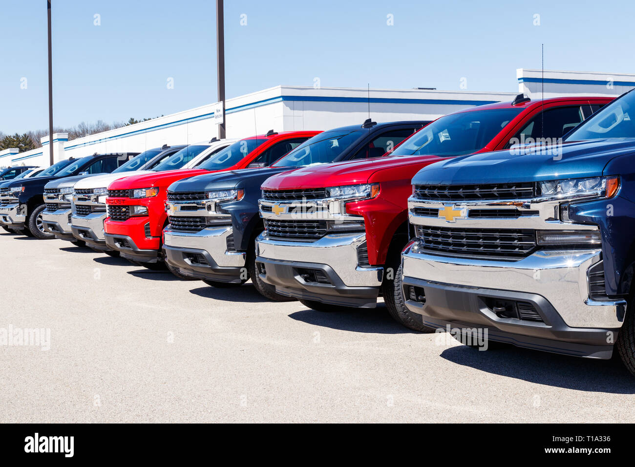 Indianapolis - Circa March 2019: Chevrolet Automobile Dealership. Chevy ...