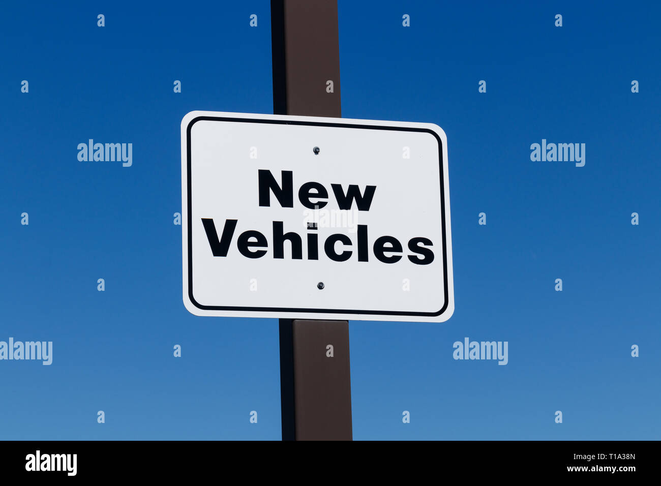 Pre owned cars sign hi-res stock photography and images - Alamy