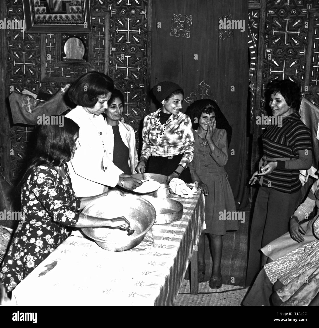 Religion africa church Black and White Stock Photos & Images - Alamy