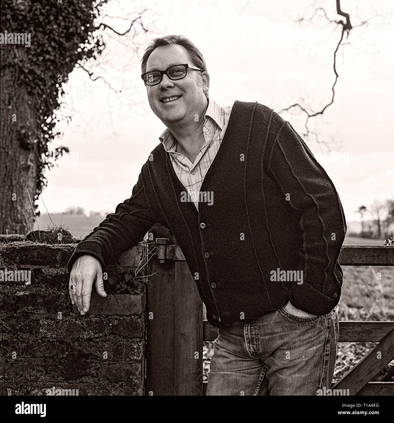 Portrait of comedian Vic Reeves photographed at home in March 2006 ...