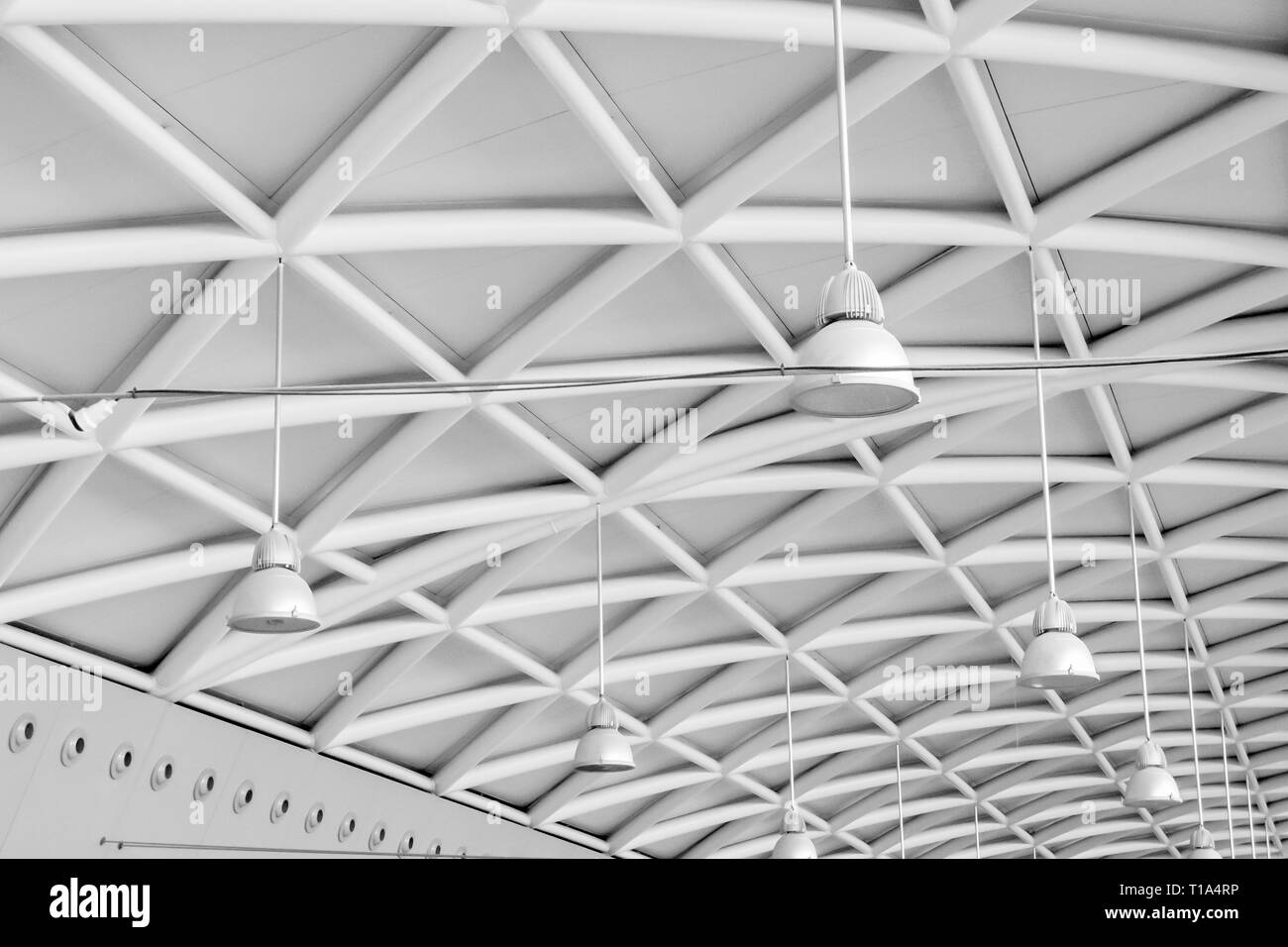 Steel frame supporting roof hi-res stock photography and images - Alamy