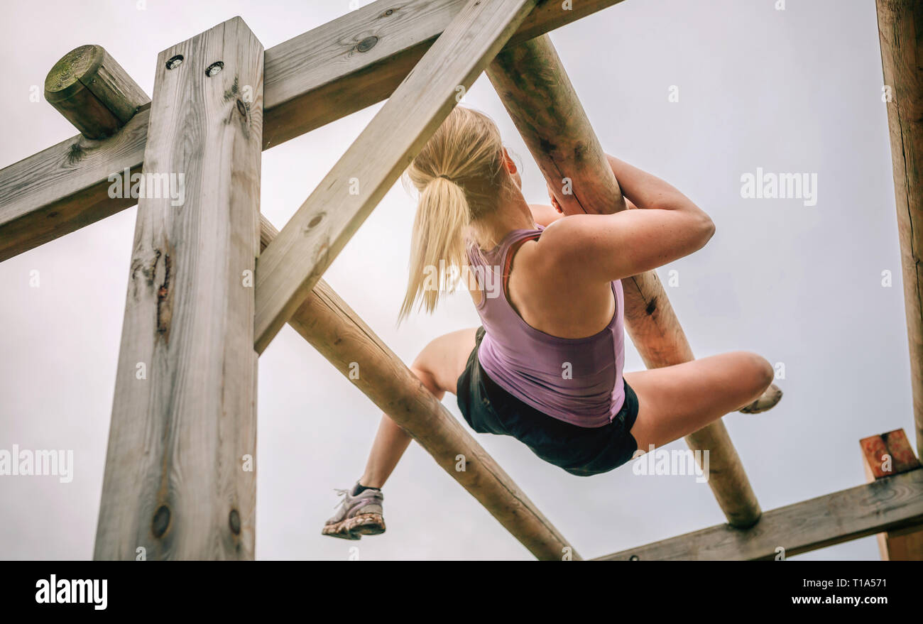 Weaver obstacle hi-res stock photography and images - Alamy