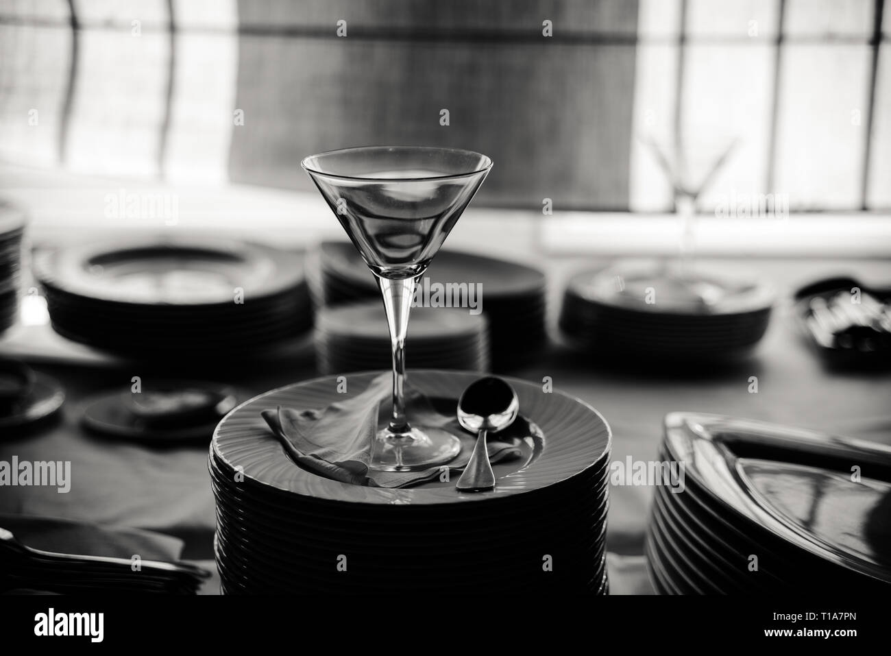 Empty glass ice cream dish hi-res stock photography and images - Alamy