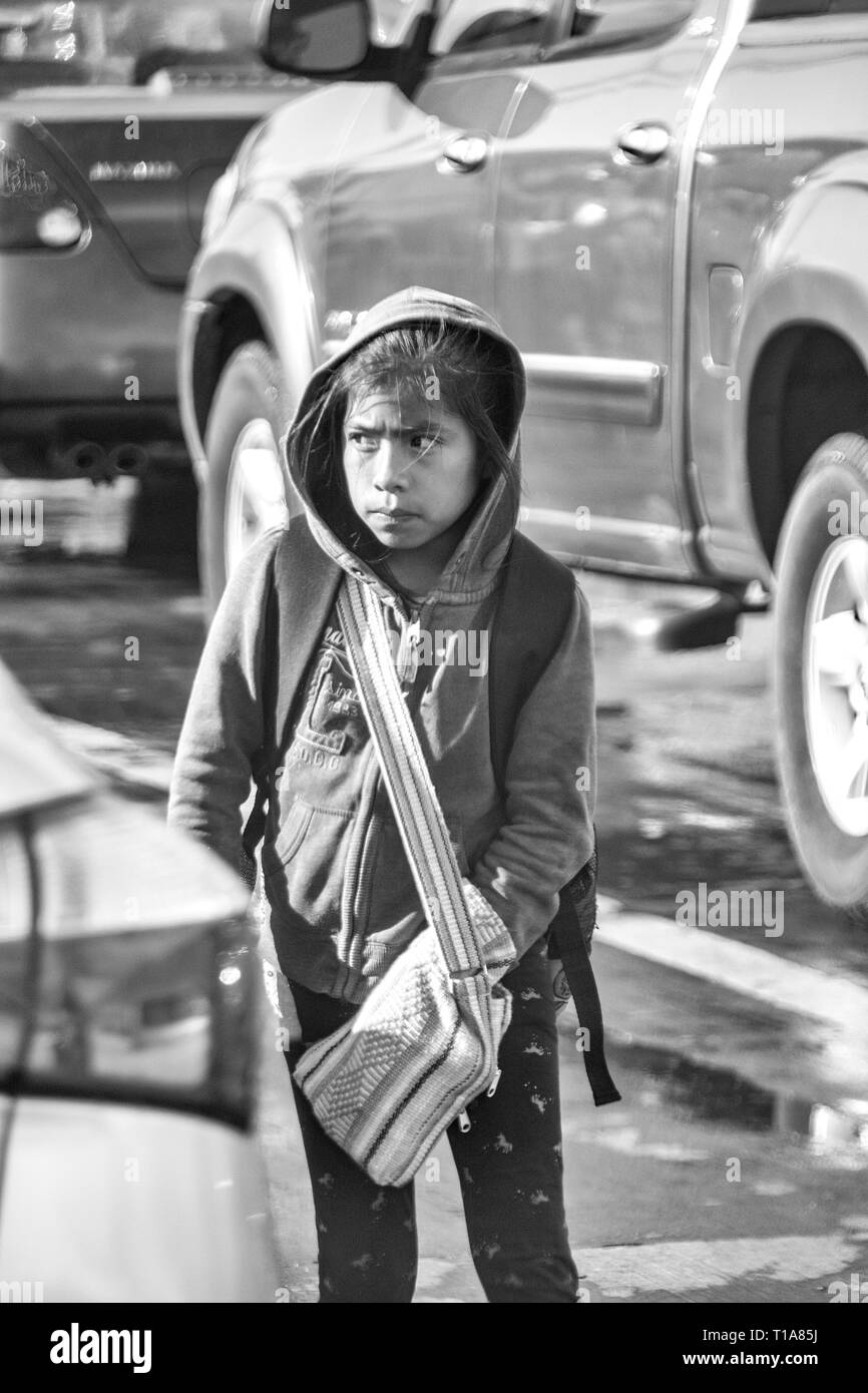 Crossing mexican border to us Black and White Stock Photos & Images - Alamy