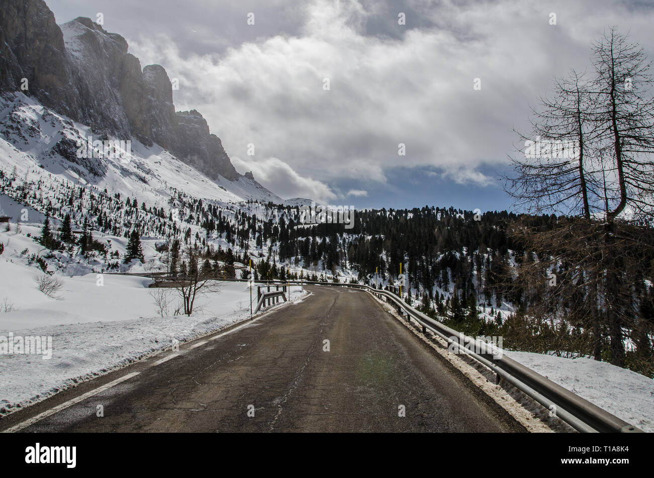 The Sella Pass is a high mountain pass between the provinces of ...