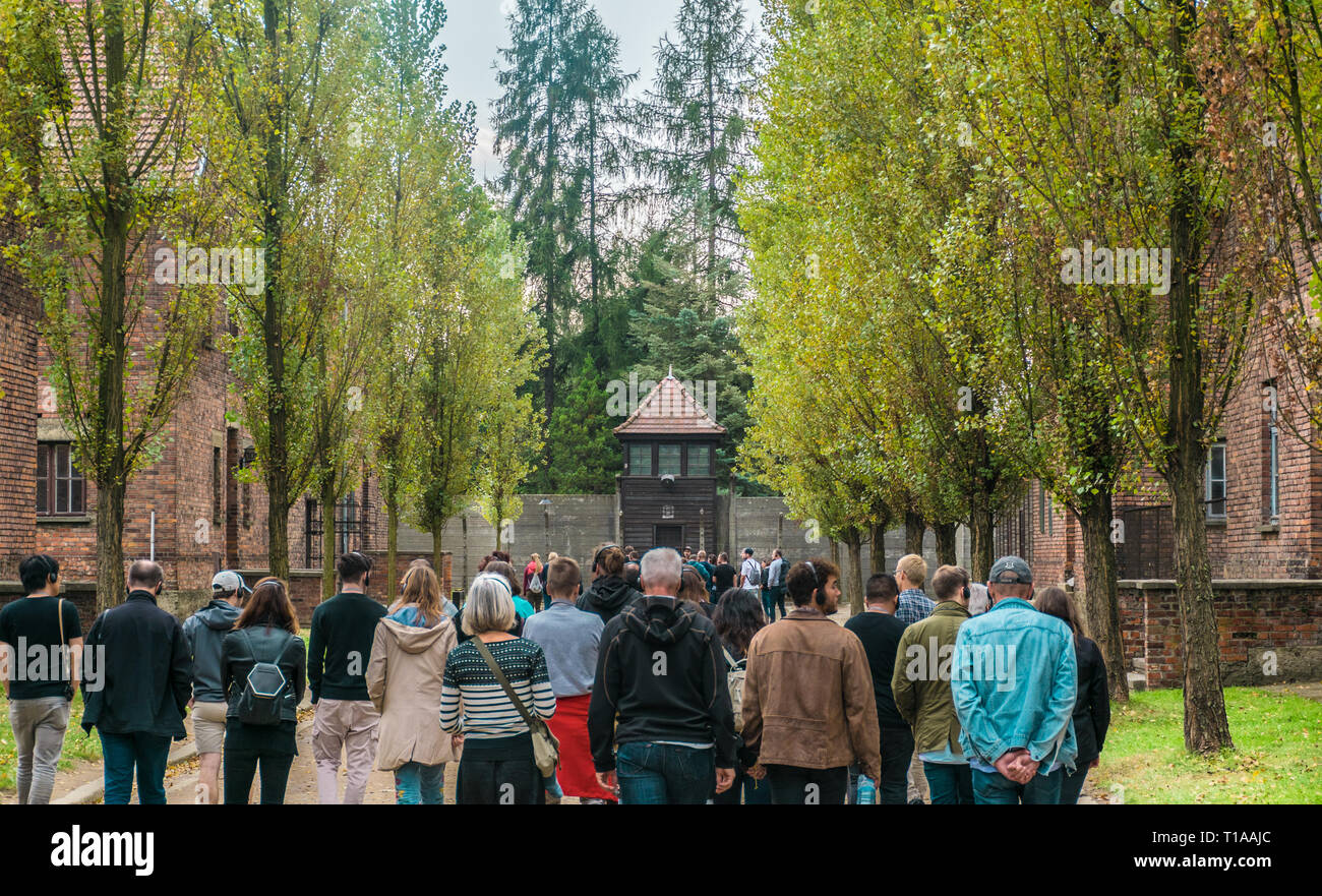 Camp barracks hi-res stock photography and images - Alamy