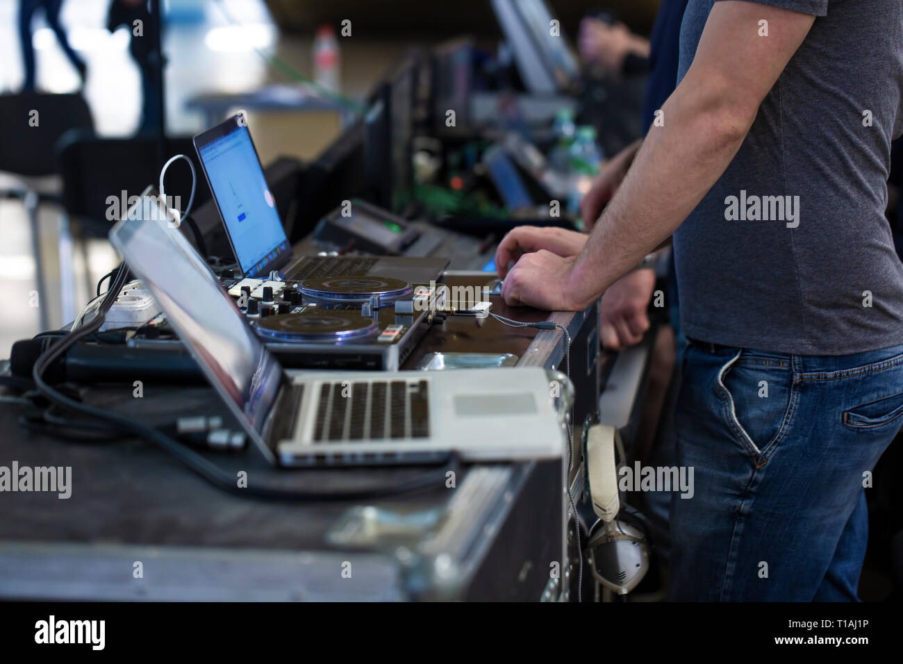 Light and sound equipment hi-res stock photography and images - Alamy
