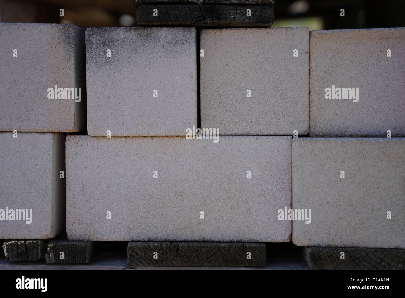 Pallet build hi-res stock photography and images - Alamy