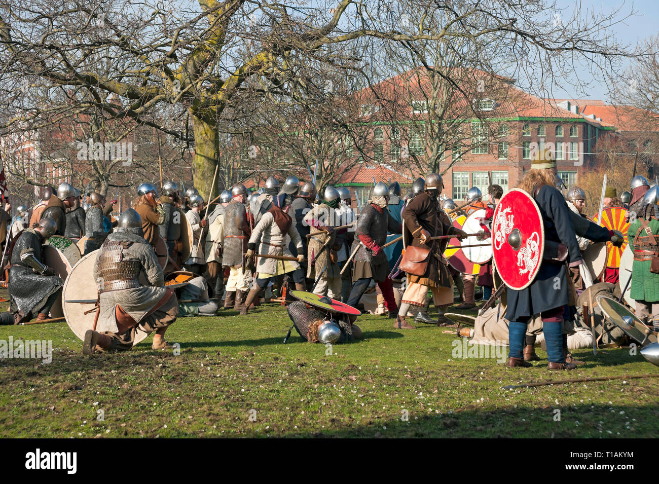 Anglo saxon clothes hi-res stock photography and images - Alamy