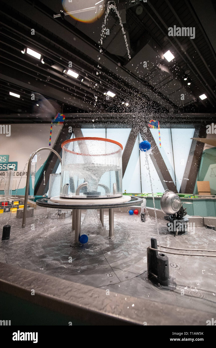 Experimenta hi-res stock photography and images - Alamy