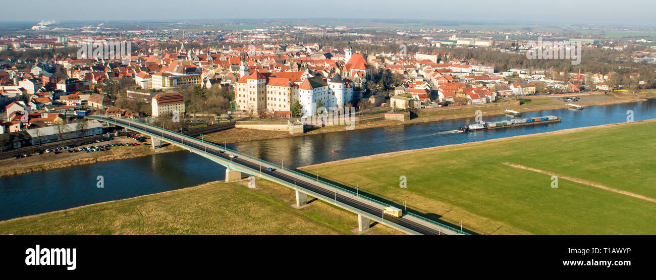 13 February 2018, Saxony, Torgau: View of the city with the Elbe bridge ...