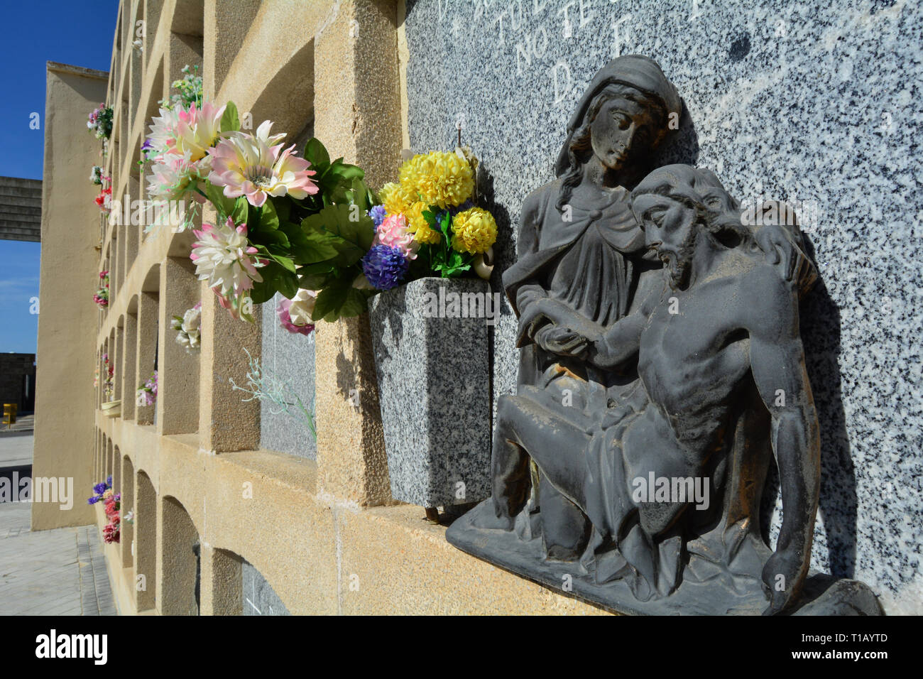 The Spanish government has decided that the remains of the dictator ...