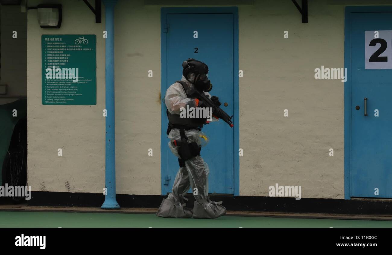 Hong Kong. 25th Mar, 2019. Officer of the SDU ( Special Duties Unit, a ...