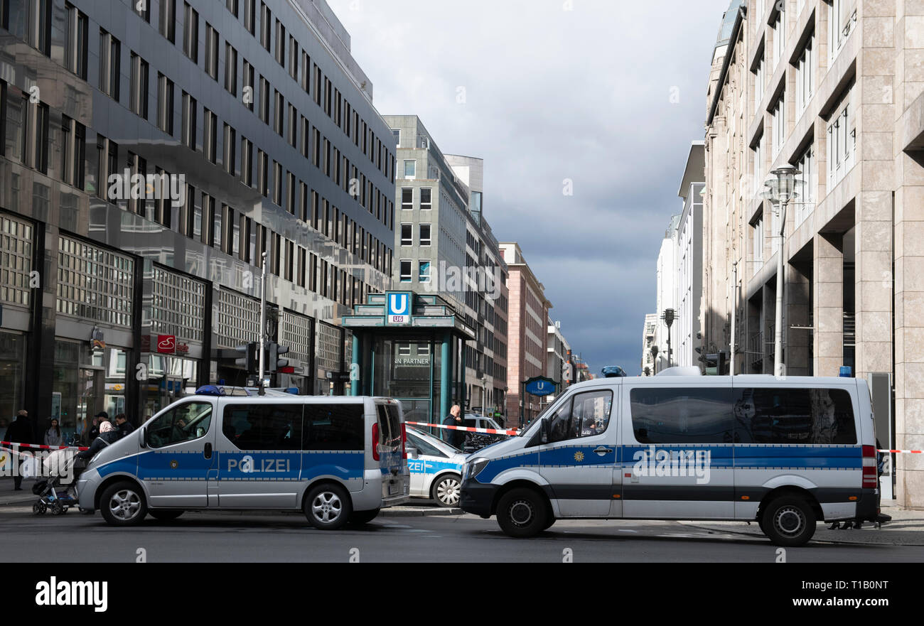 Leipziger strasse friedrichstrasse hi-res stock photography and images ...