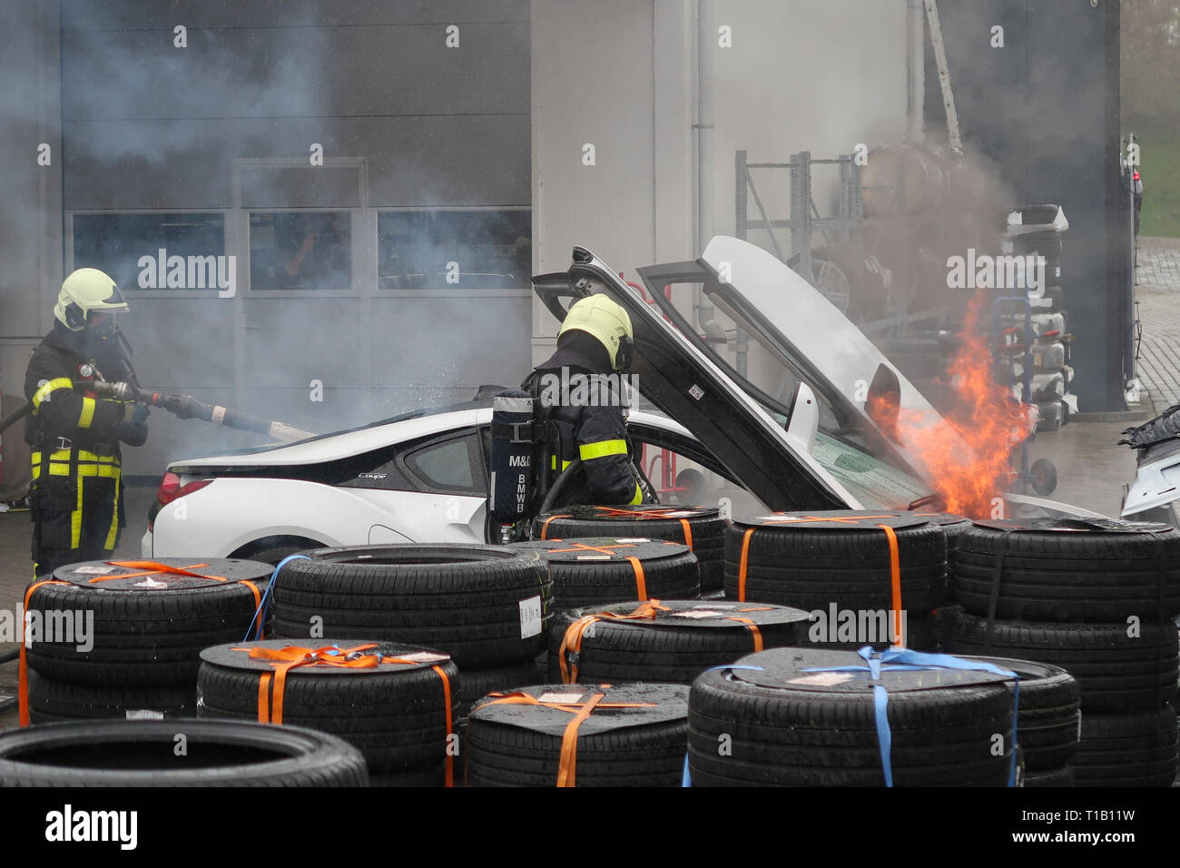 Car Fire Electric High Resolution Stock Photography and Images - Alamy