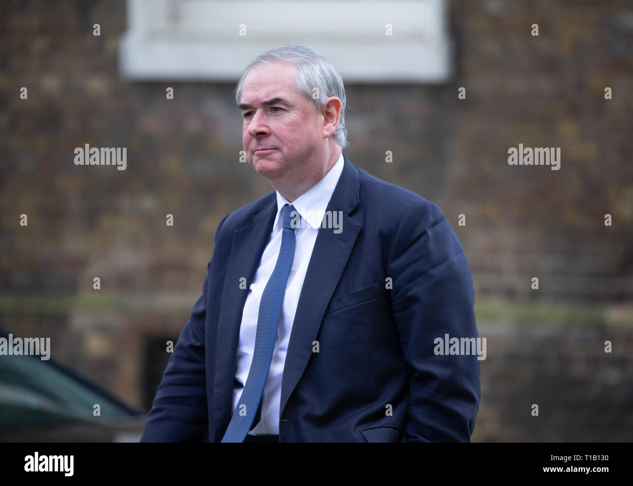 10 downing street cabinet hi-res stock photography and images - Alamy