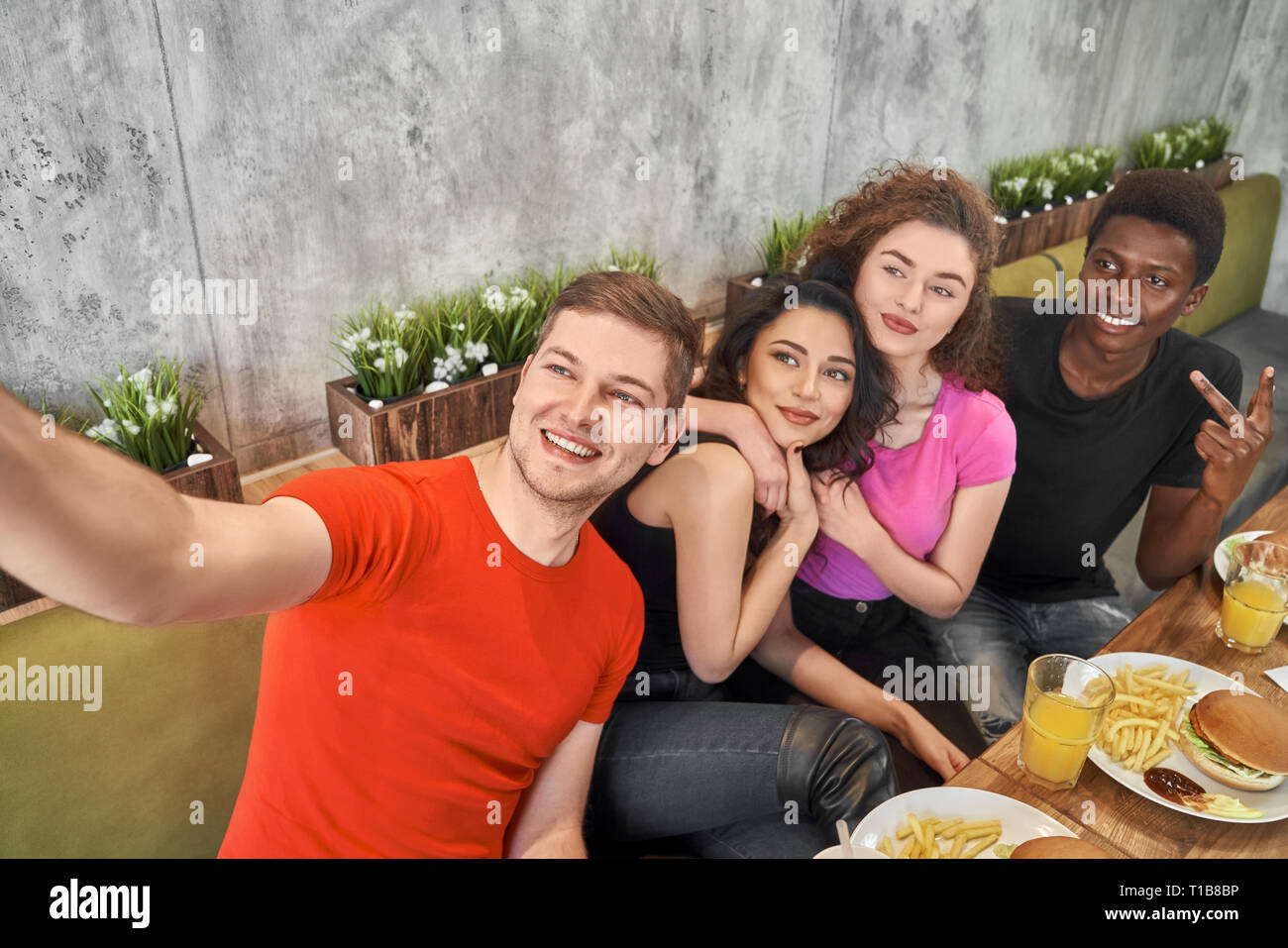 Girls Cafe Selfie High Resolution Stock Photography and Images - Alamy