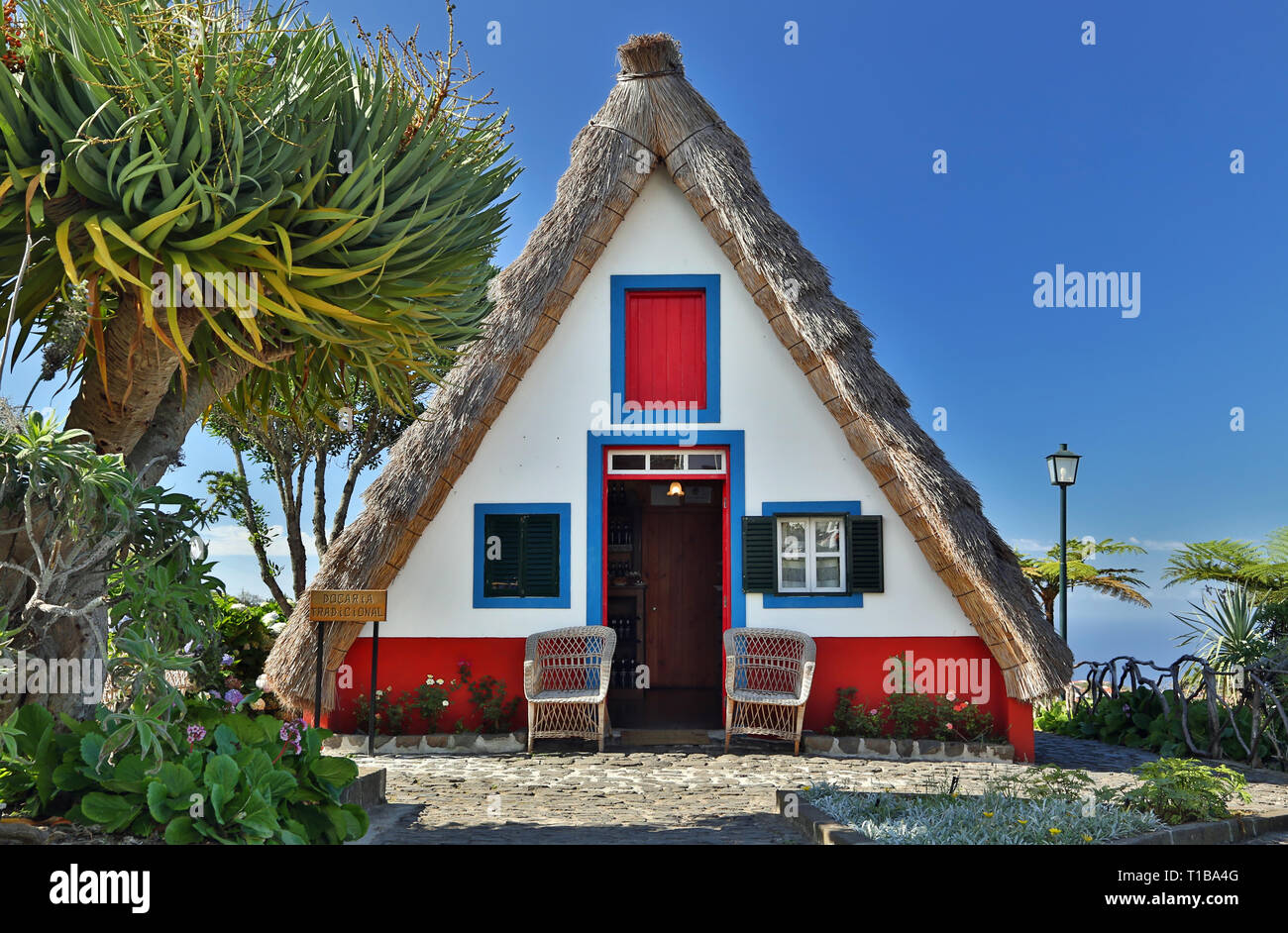 Traditional cottage in Santana (Madeira, Portugal Stock Photo - Alamy