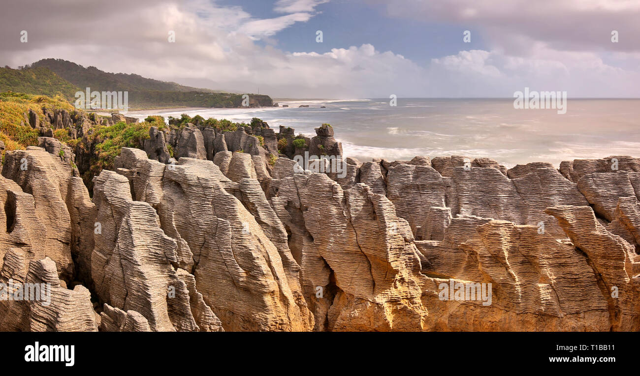 Pancake rocks new zealand hi-res stock photography and images - Alamy
