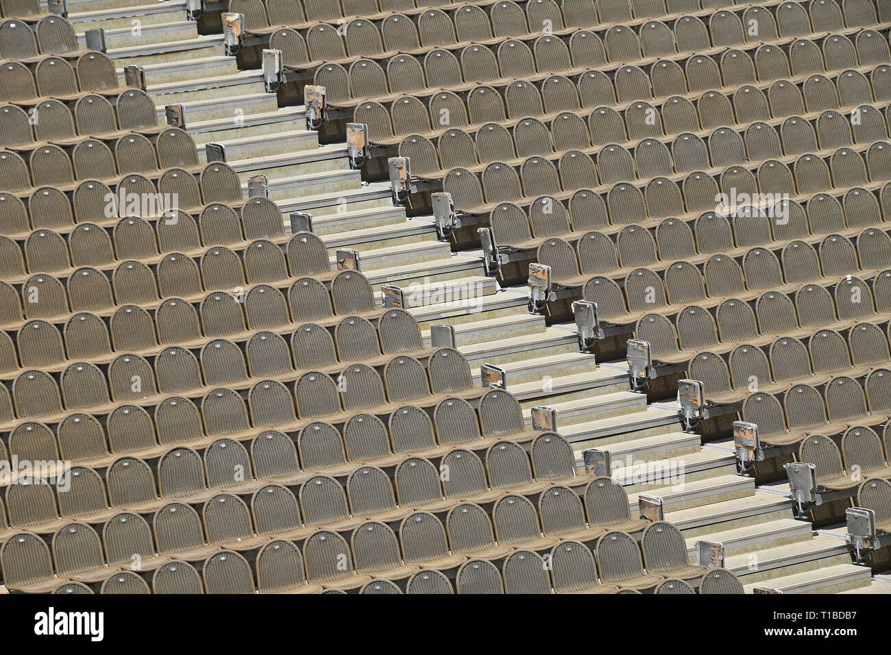 Empty front row hi-res stock photography and images - Alamy