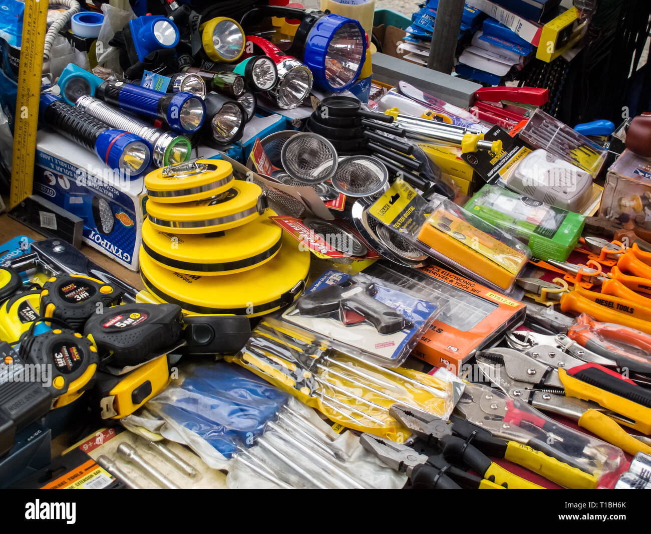 Hardware store chains hi-res stock photography and images - Alamy