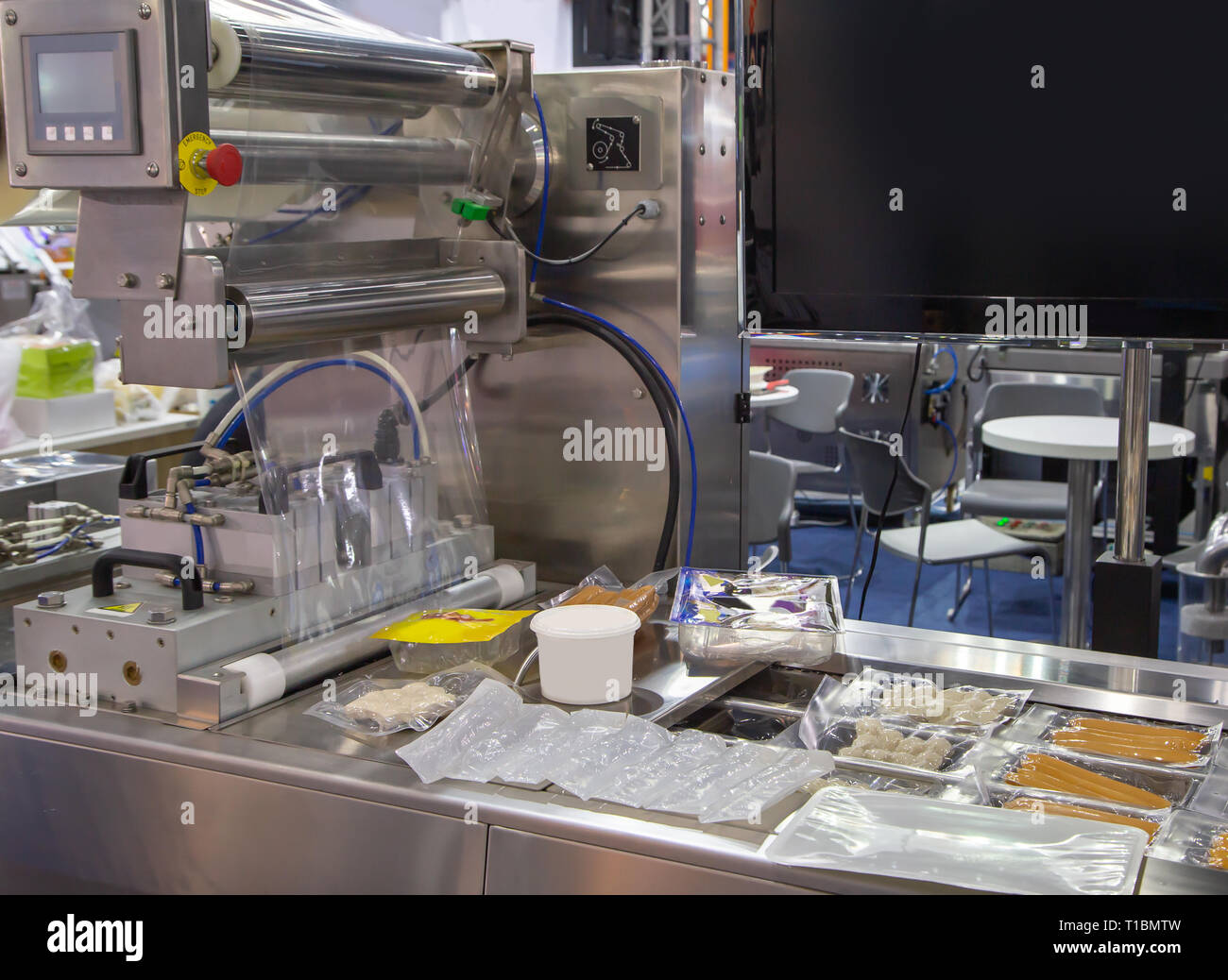 Thermoforming packaging hi-res stock photography and images - Alamy