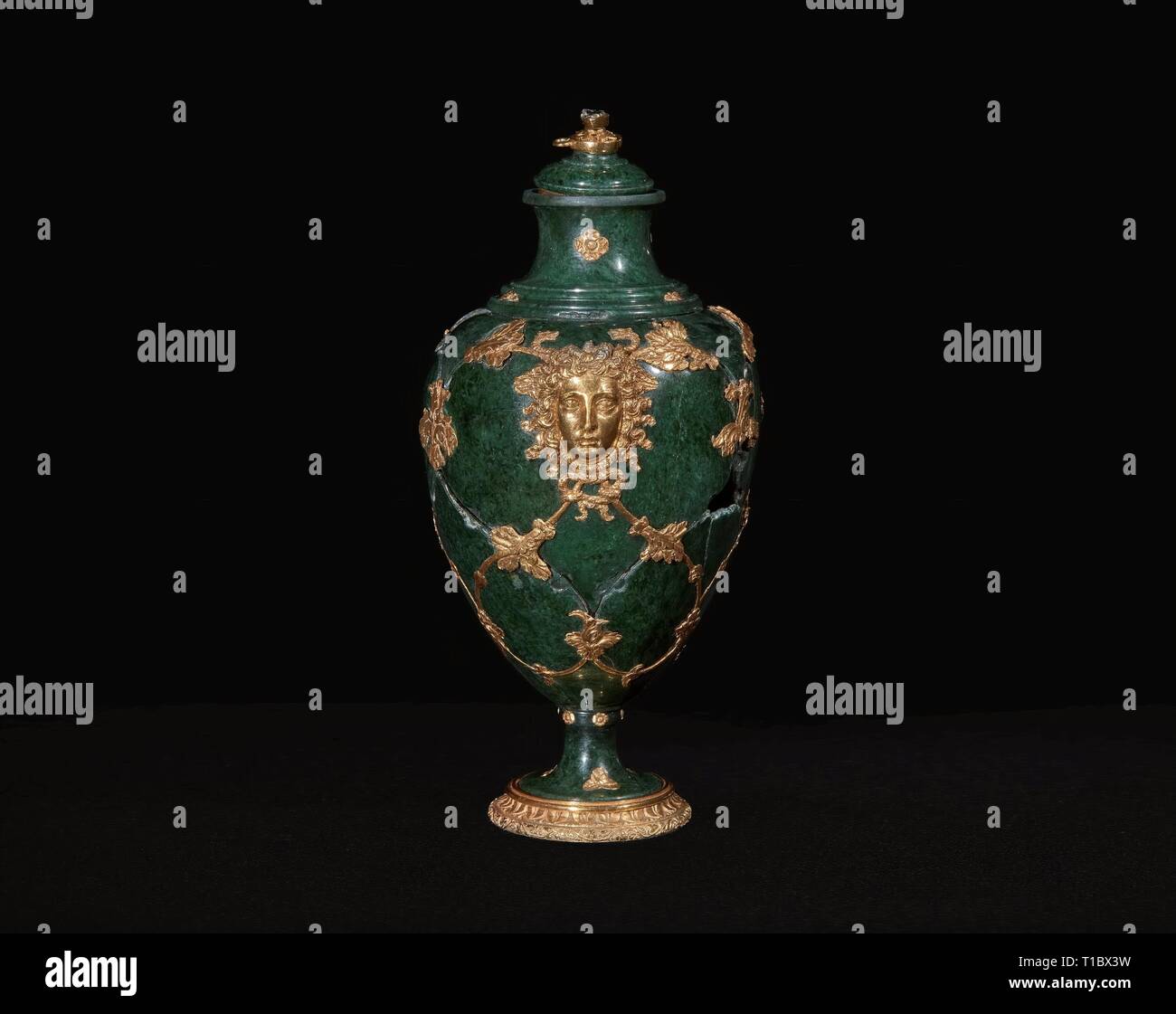 Miseroni hi-res stock photography and images - Alamy