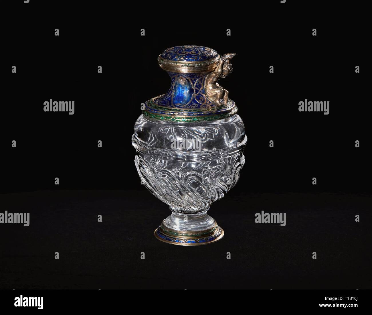 Silver rock crystal and enamel hi-res stock photography and images - Alamy