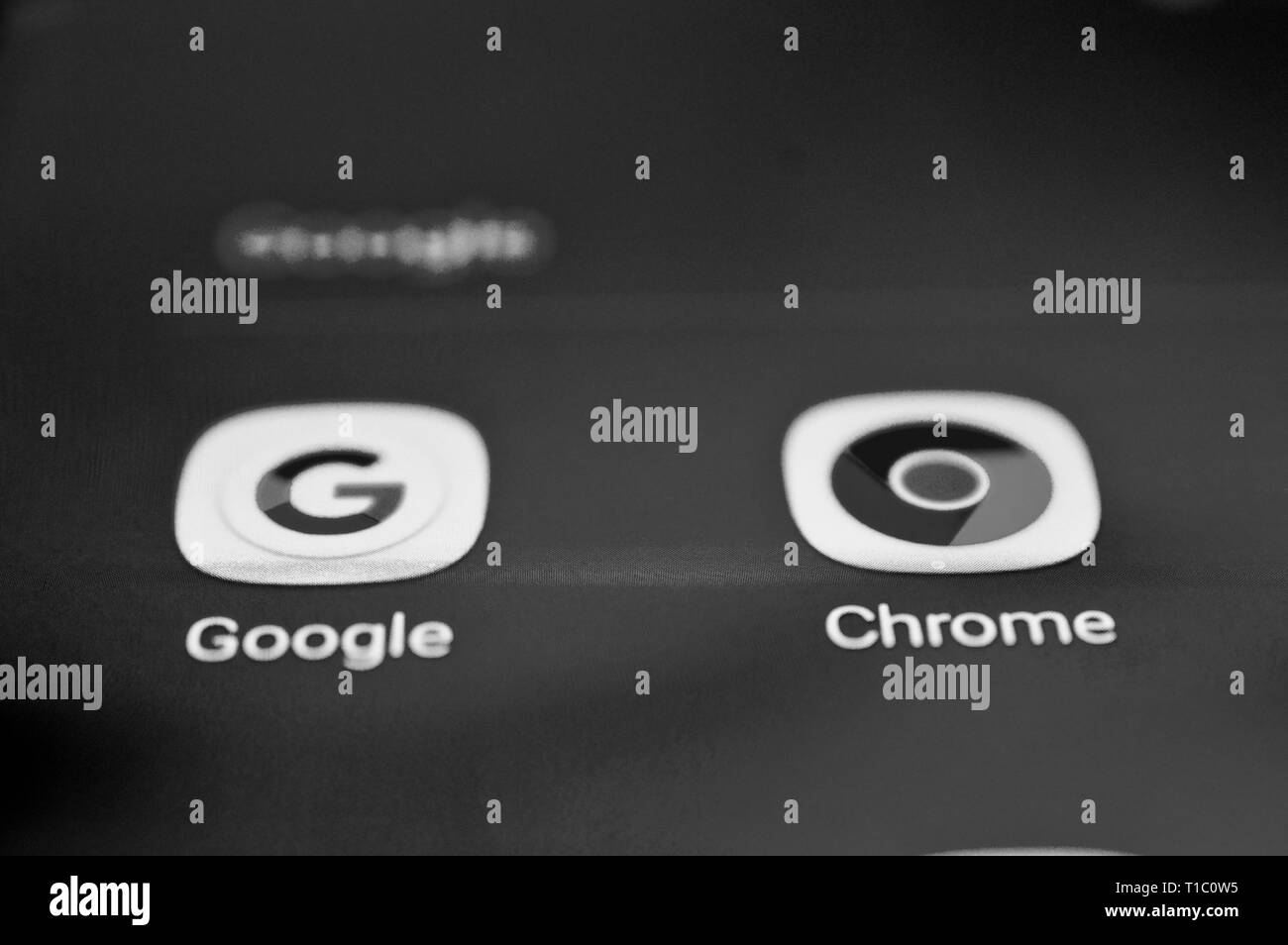 Google chrome icon Black and White Stock Photos & Images - Alamy
