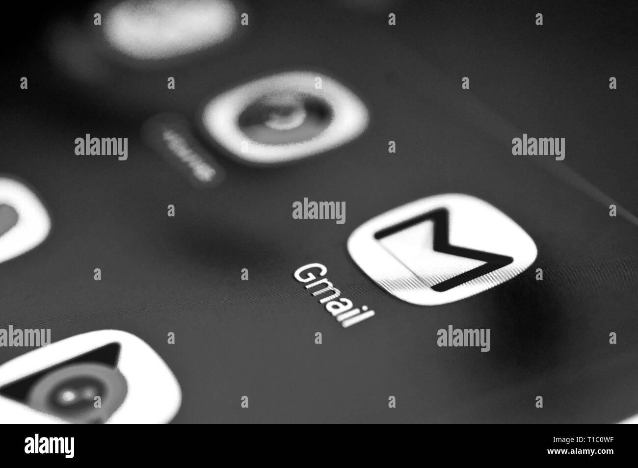 Gmail screen Black and White Stock Photos & Images - Alamy